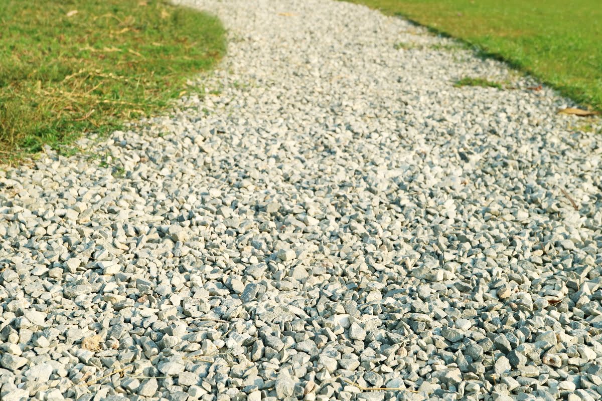 10 Inspiring Ideas For Building A Garden Path In Your Yard